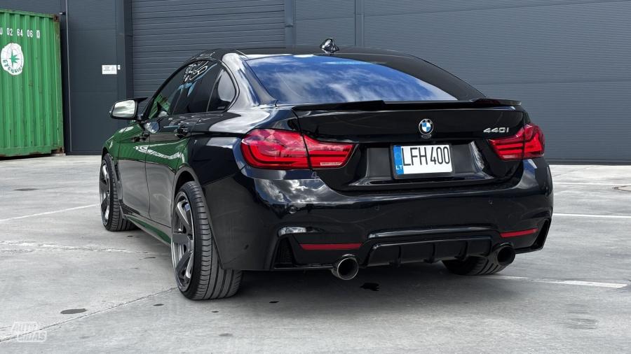 Black BMW 440 2017 in Klaipeda, with an engine capacity of 3.00 L and mileage of 160 thousand km for 23999 €, photo 8 on AUTOMOTO.COM.LV