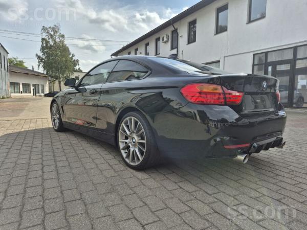 BMW 440 2017 Rīga vietnē Melns BMW 440 2017 Rīga, ar dzinēja tilpumu 3.00 L un nobraukumu 0 tūkst. km par 24000 €, foto 9 vietnē AUTOMOTO.COM.LV