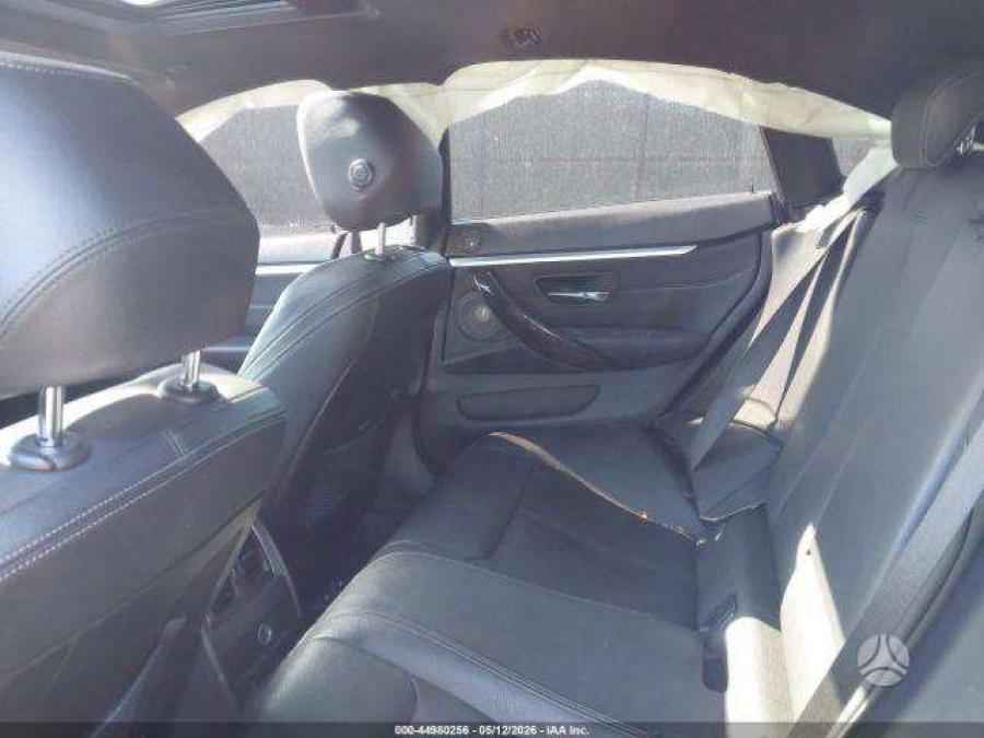 Black BMW 440 2018 in Klaipeda, with an engine capacity of 3.00 L and mileage of 77 thousand km for 9999 €, photo 12 on AUTOMOTO.COM.LV