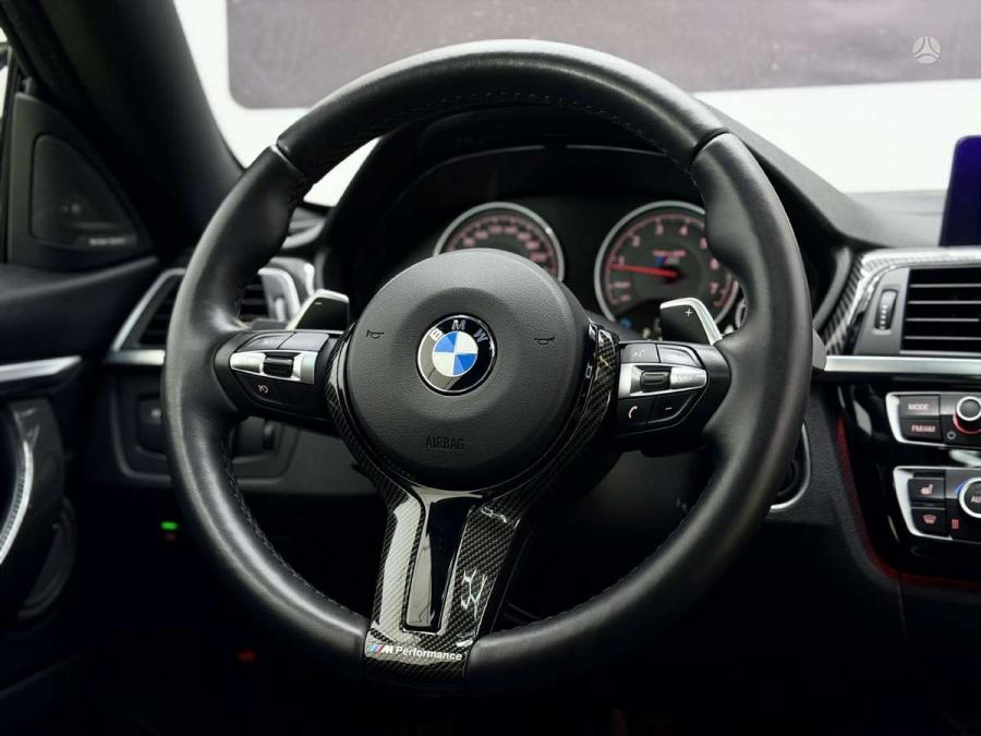 Black BMW 440 2019 in Vilnius, with an engine capacity of 3.00 L and mileage of 157 thousand km for 26999 €, photo 16 on AUTOMOTO.COM.LV