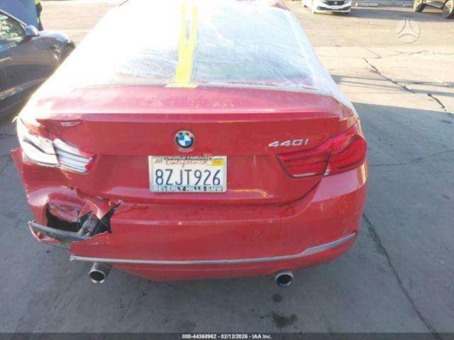 Red BMW 440 2018 in Klaipeda, with an engine capacity of 3.00 L and mileage of 93 thousand km for 10000 €, photo 9 on AUTOMOTO.COM.LV