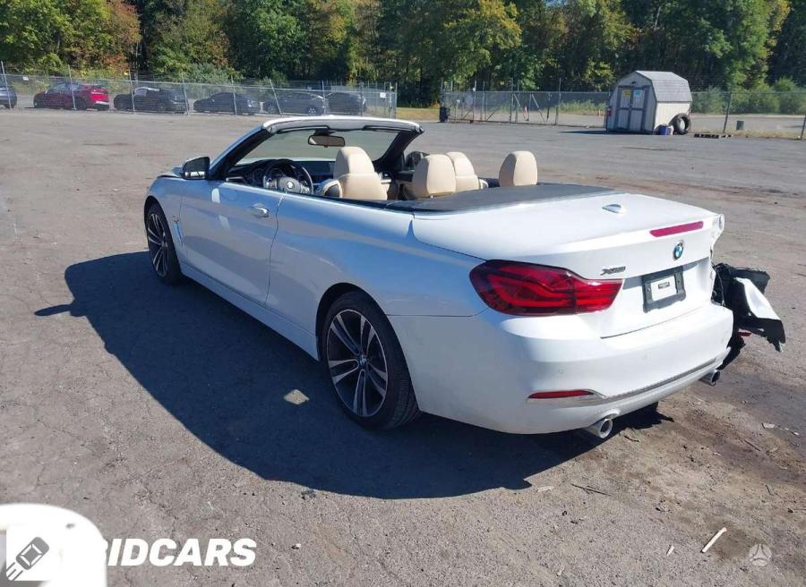 White BMW 440 2020 in Kaunas, with an engine capacity of 3.00 L and mileage of 96 thousand km for 16000 €, photo 3 on AUTOMOTO.COM.LV