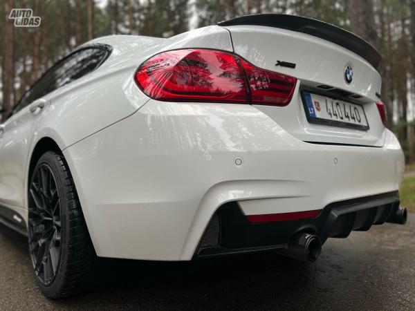 White BMW 440 2018 in Vilnius, with an engine capacity of 3.00 L and mileage of 88 thousand km for 24499 €, photo 11 on AUTOMOTO.COM.LV