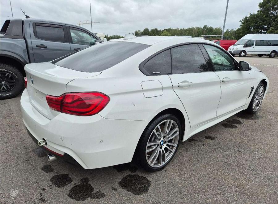 Balts BMW 440 2018 Klaipėda, ar dzinēja tilpumu 3.00 L un nobraukumu 85 tūkst. km par 12400 €, foto 5 vietnē AUTOMOTO.COM.LV