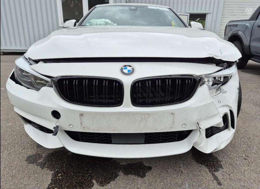 Balts BMW 440 2018 Klaipėda, ar dzinēja tilpumu 3.00 L un nobraukumu 85 tūkst. km par 12400 €, foto 13 vietnē AUTOMOTO.COM.LV