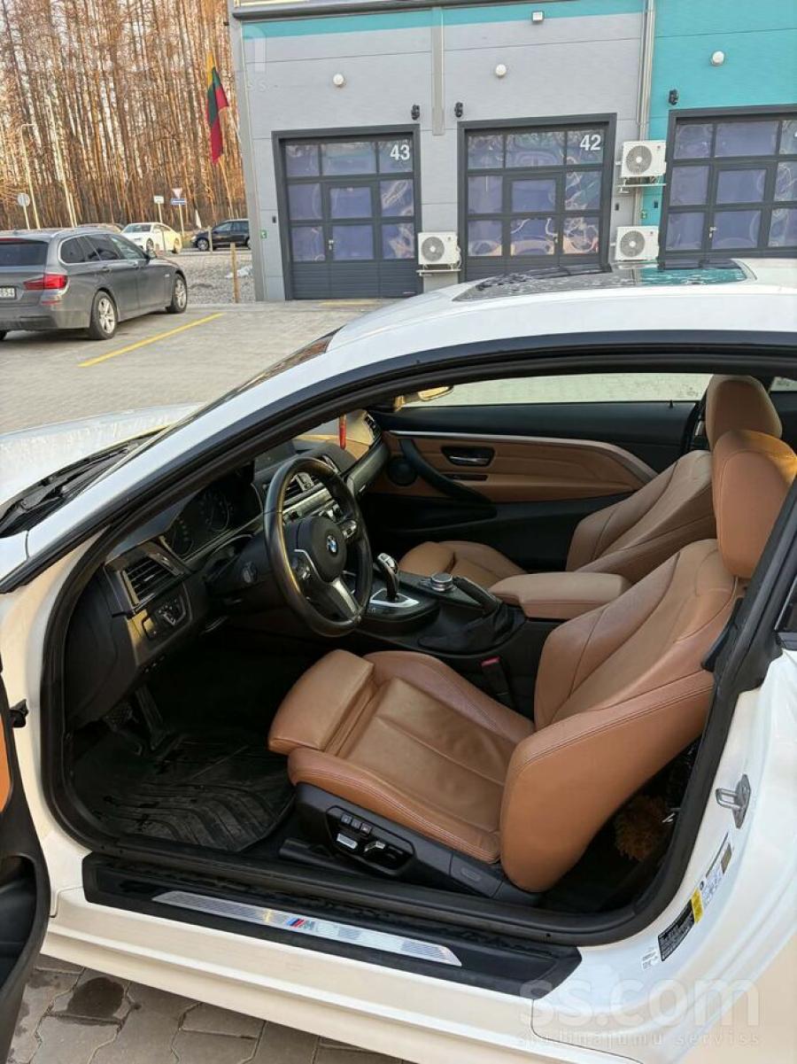White BMW 440 2020 in Vilnius, with an engine capacity of 3.00 L and mileage of 100 thousand km for 27500 €, photo 7 on AUTOMOTO.COM.LV