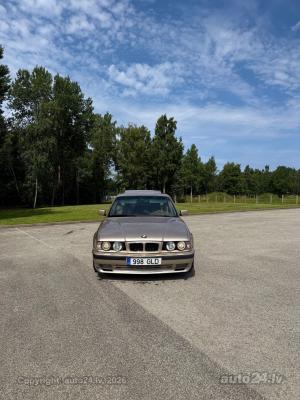 Smilšu krāsa BMW 5 Series 1994 Tallina, ar dzinēja tilpumu 2.50 L un nobraukumu 305 tūkst. km par 6500 €, foto  vietnē AUTOMOTO.COM.LV