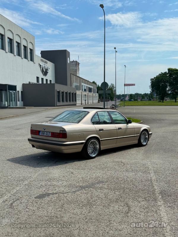 Smilšu krāsa BMW 5 Series 1994 Tallina, ar dzinēja tilpumu 2.50 L un nobraukumu 305 tūkst. km par 6500 €, foto 5 vietnē AUTOMOTO.COM.LV