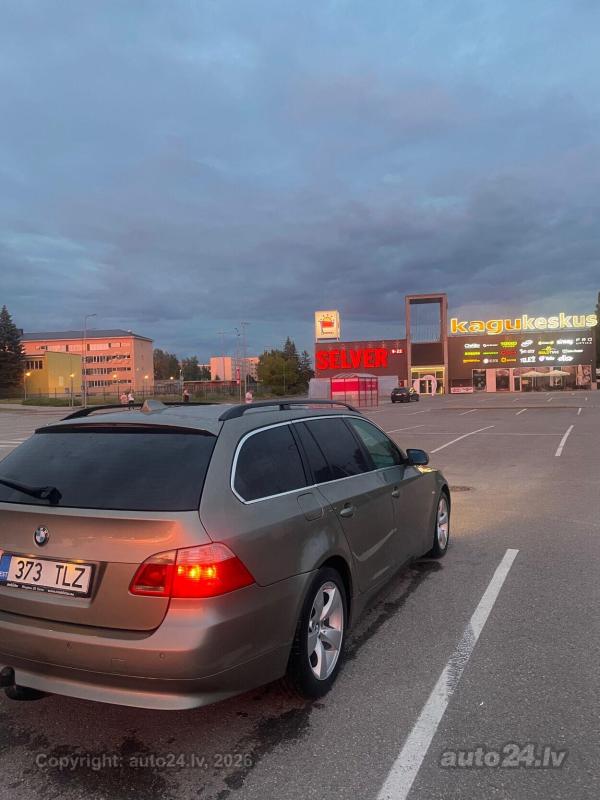 Smilšu krāsa BMW 5 Series 2005 Veru, ar dzinēja tilpumu 3.00 L un nobraukumu 429 tūkst. km par 3850 €, foto 2 vietnē AUTOMOTO.COM.LV