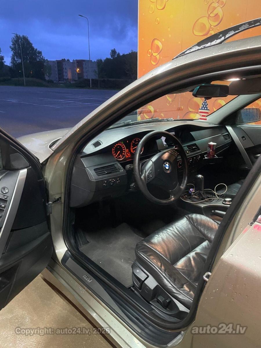 Smilšu krāsa BMW 5 Series 2005 Veru, ar dzinēja tilpumu 3.00 L un nobraukumu 429 tūkst. km par 3850 €, foto 10 vietnē AUTOMOTO.COM.LV