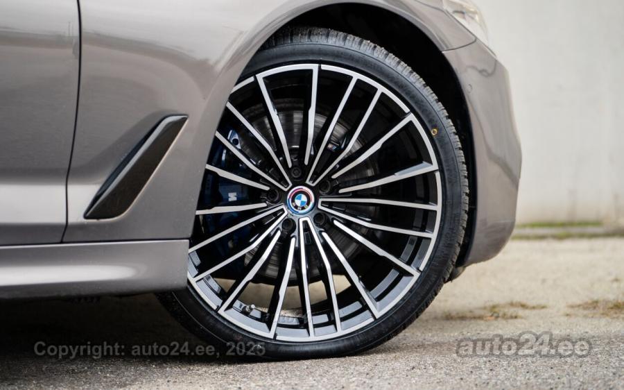 Smilšu krāsa BMW 5 Series 2019 Tartu, ar dzinēja tilpumu 3.00 L un nobraukumu 178 tūkst. km par 26300 €, foto 14 vietnē AUTOMOTO.COM.LV