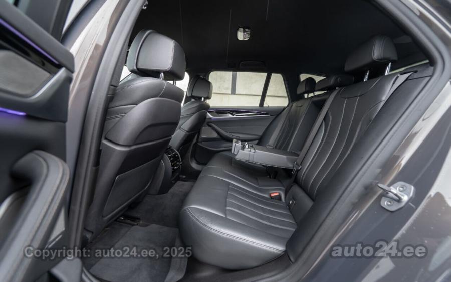 Smilšu krāsa BMW 5 Series 2019 Tartu, ar dzinēja tilpumu 3.00 L un nobraukumu 178 tūkst. km par 26300 €, foto 22 vietnē AUTOMOTO.COM.LV