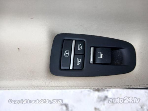 Melns BMW 5 Series 2011 Tallina, ar dzinēja tilpumu 3.00 L un nobraukumu 283 tūkst. km par 12000 €, foto 11 vietnē AUTOMOTO.COM.LV