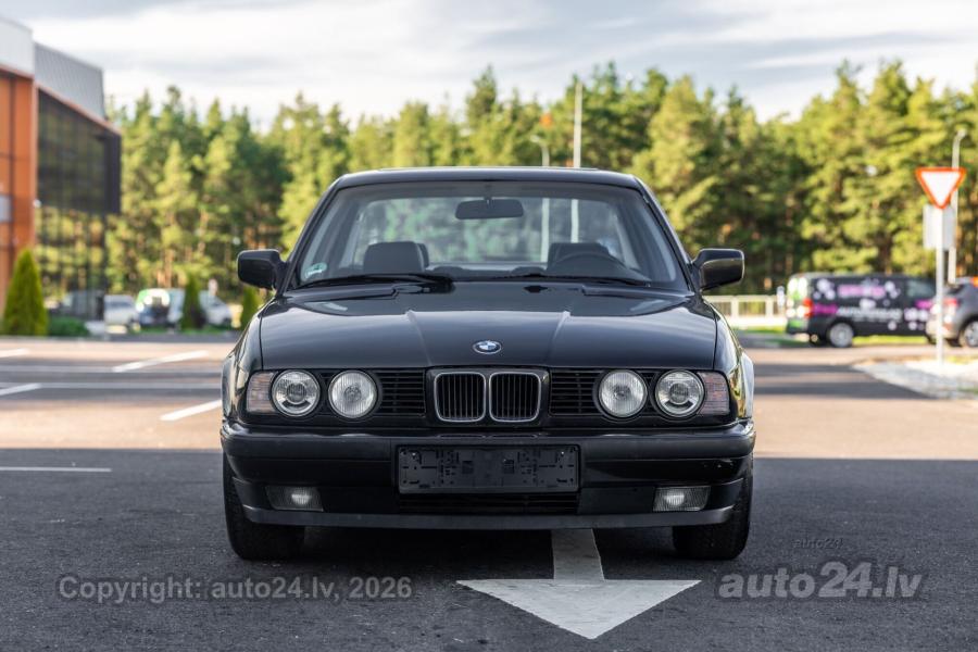 Black BMW 5 Series 1994 in Tallinn, with an engine capacity of 0.00 L and mileage of 157 thousand km for 9500 €, photo 3 on AUTOMOTO.COM.LV