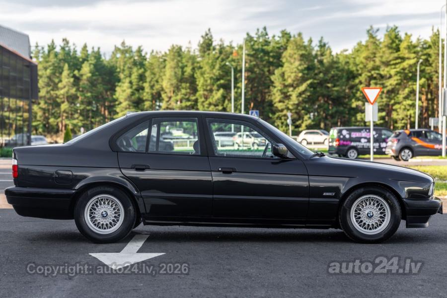 Black BMW 5 Series 1994 in Tallinn, with an engine capacity of 0.00 L and mileage of 157 thousand km for 9500 €, photo 6 on AUTOMOTO.COM.LV