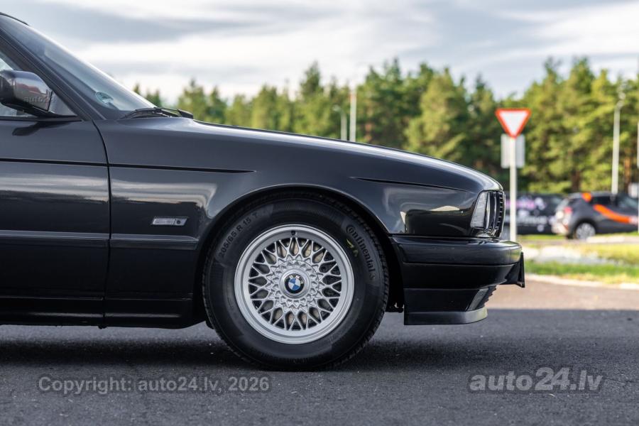 Black BMW 5 Series 1994 in Tallinn, with an engine capacity of 0.00 L and mileage of 157 thousand km for 9500 €, photo 7 on AUTOMOTO.COM.LV