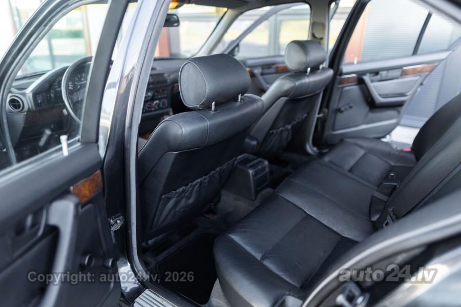 Black BMW 5 Series 1994 in Tallinn, with an engine capacity of 0.00 L and mileage of 157 thousand km for 9500 €, photo 21 on AUTOMOTO.COM.LV