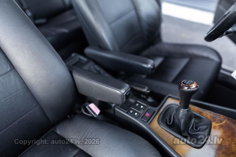 Black BMW 5 Series 1994 in Tallinn, with an engine capacity of 0.00 L and mileage of 157 thousand km for 9500 €, photo 25 on AUTOMOTO.COM.LV