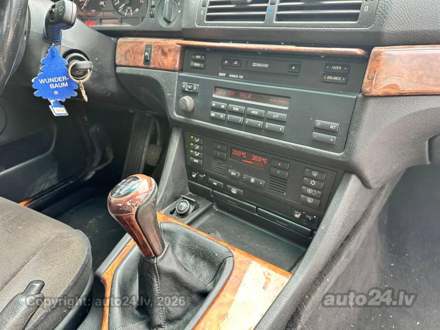 Black BMW 5 Series 1996 in Tallinn, with an engine capacity of 2.00 L and mileage of 352 thousand km for 799 €, photo 11 on AUTOMOTO.COM.LV