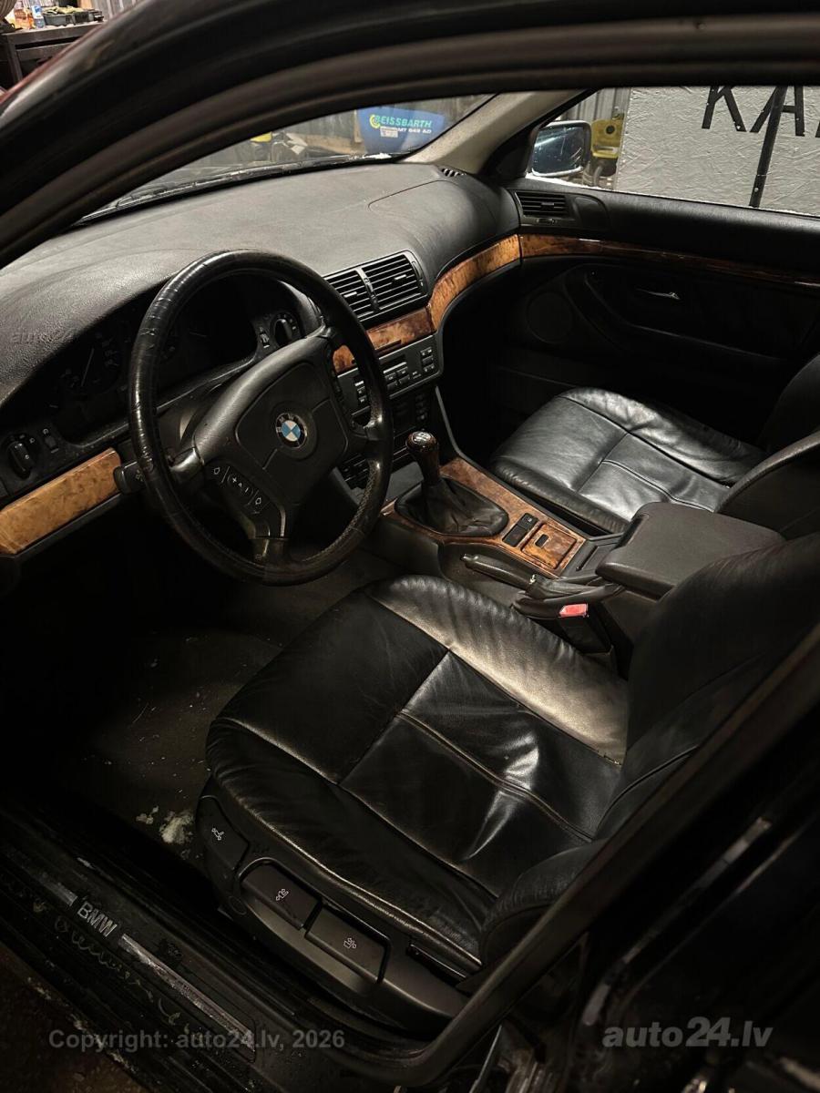 Black BMW 5 Series 1997 in Tallinn, with an engine capacity of 2.50 L and mileage of 260 thousand km for 1300 €, photo 11 on AUTOMOTO.COM.LV