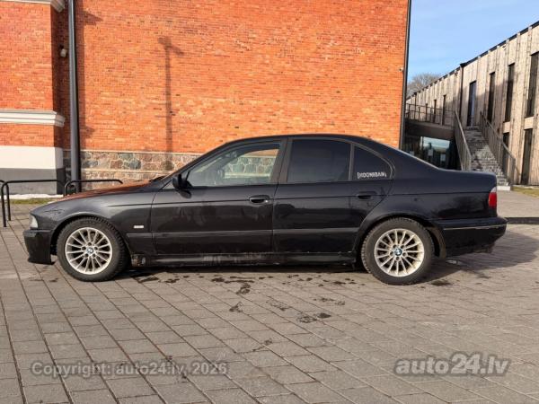 Black BMW 5 Series 2000 in Tallinn, with an engine capacity of 2.50 L and mileage of 389 thousand km for 1699 €, photo 2 on AUTOMOTO.COM.LV
