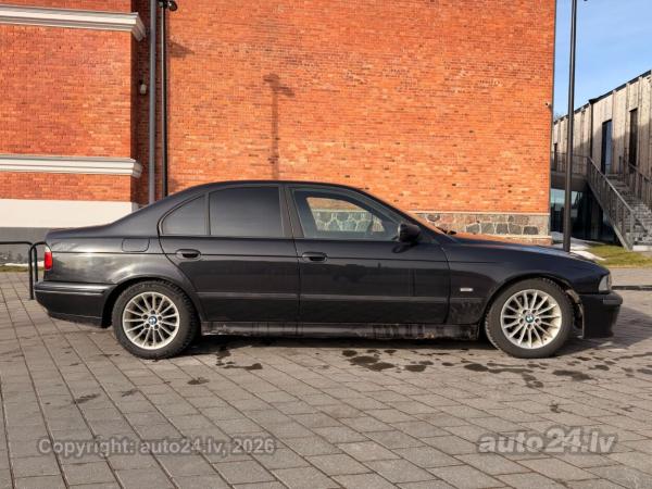 Black BMW 5 Series 2000 in Tallinn, with an engine capacity of 2.50 L and mileage of 389 thousand km for 1699 €, photo 6 on AUTOMOTO.COM.LV