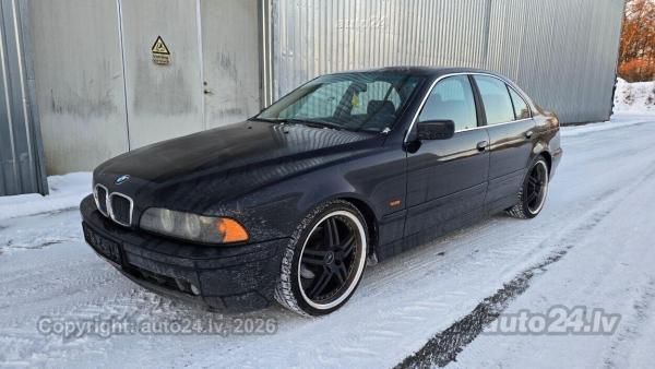 Black BMW 5 Series 2001 in Tartu, with an engine capacity of 2.20 L and mileage of 281 thousand km for 2490 €, photo 2 on AUTOMOTO.COM.LV