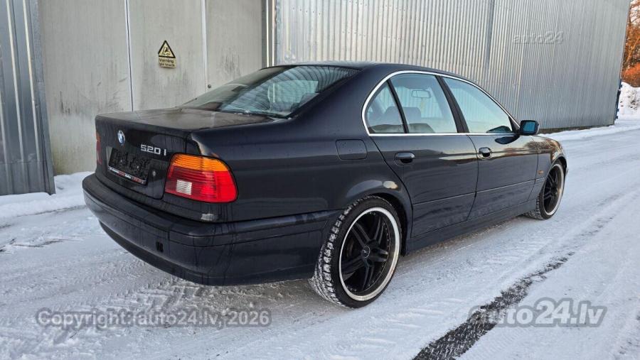 Black BMW 5 Series 2001 in Tartu, with an engine capacity of 2.20 L and mileage of 281 thousand km for 2490 €, photo 3 on AUTOMOTO.COM.LV