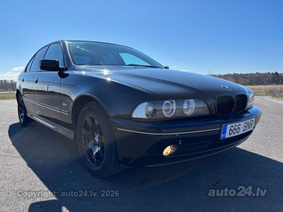 Black BMW 5 Series 2001 in Tallinn, with an engine capacity of 2.20 L and mileage of 390 thousand km for 3990 €, photo 3 on AUTOMOTO.COM.LV