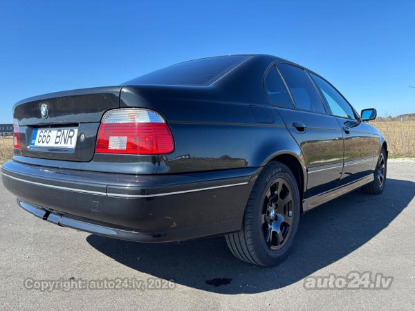 Black BMW 5 Series 2001 in Tallinn, with an engine capacity of 2.20 L and mileage of 390 thousand km for 3990 €, photo 4 on AUTOMOTO.COM.LV