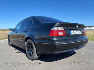 Black BMW 5 Series 2001 in Tallinn, with an engine capacity of 2.20 L and mileage of 390 thousand km for 3990 €, photo 6 on AUTOMOTO.COM.LV