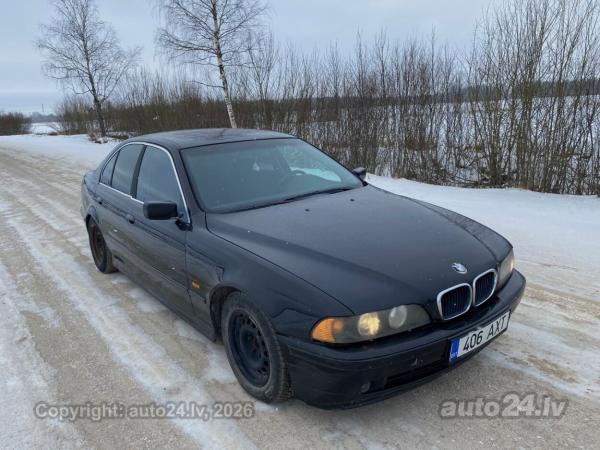 Melns BMW 5 Series 2002 Tallina, ar dzinēja tilpumu 2.50 L un nobraukumu 326 tūkst. km par 1850 €, foto 1 vietnē AUTOMOTO.COM.LV