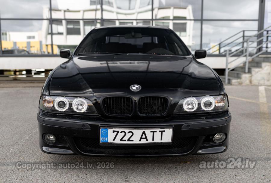 Melns BMW 5 Series 2002 Tallina, ar dzinēja tilpumu 2.50 L un nobraukumu 0 tūkst. km par 2499 €, foto 1 vietnē AUTOMOTO.COM.LV