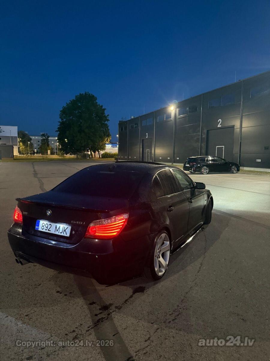 Black BMW 5 Series 2003 in Tallinn, with an engine capacity of 4.40 L and mileage of 0 thousand km for 5900 €, photo 2 on AUTOMOTO.COM.LV