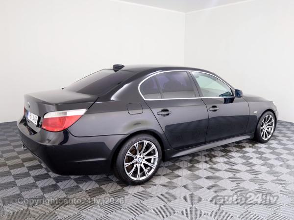 Black BMW 5 Series 2003 in Tallinn, with an engine capacity of 2.20 L and mileage of 379 thousand km for 2799 €, photo 4 on AUTOMOTO.COM.LV