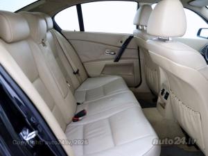 Melns BMW 5 Series 2004 Tallina, ar dzinēja tilpumu 3.00 L un nobraukumu 419 tūkst. km par 2799 €, foto 7 vietnē AUTOMOTO.COM.LV
