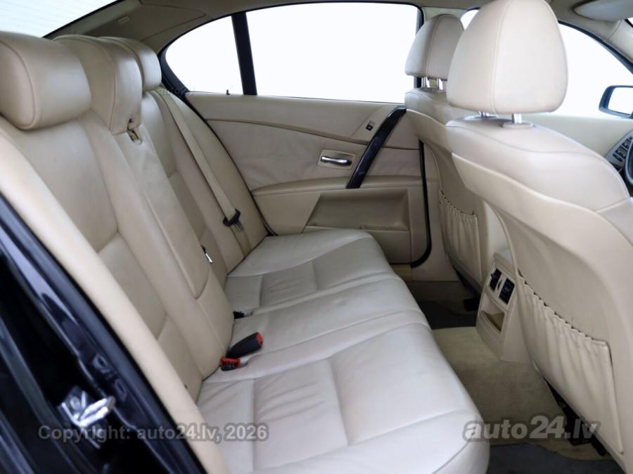 Melns BMW 5 Series 2004 Tallina, ar dzinēja tilpumu 3.00 L un nobraukumu 419 tūkst. km par 2799 €, foto 7 vietnē AUTOMOTO.COM.LV