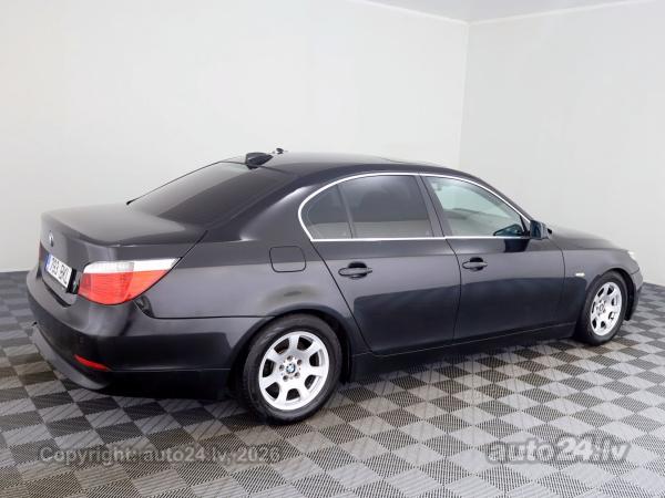 Black BMW 5 Series 2005 in Tallinn, with an engine capacity of 2.50 L and mileage of 263 thousand km for 1799 €, photo 3 on AUTOMOTO.COM.LV