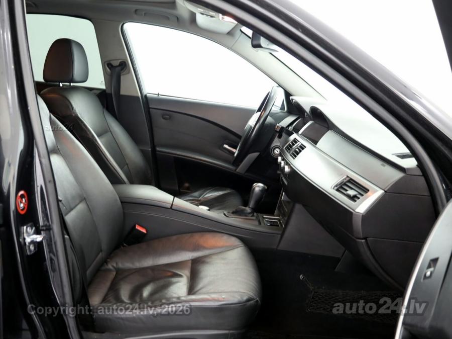 Melns BMW 5 Series 2005 Tallina, ar dzinēja tilpumu 2.50 L un nobraukumu 263 tūkst. km par 1799 €, foto 7 vietnē AUTOMOTO.COM.LV