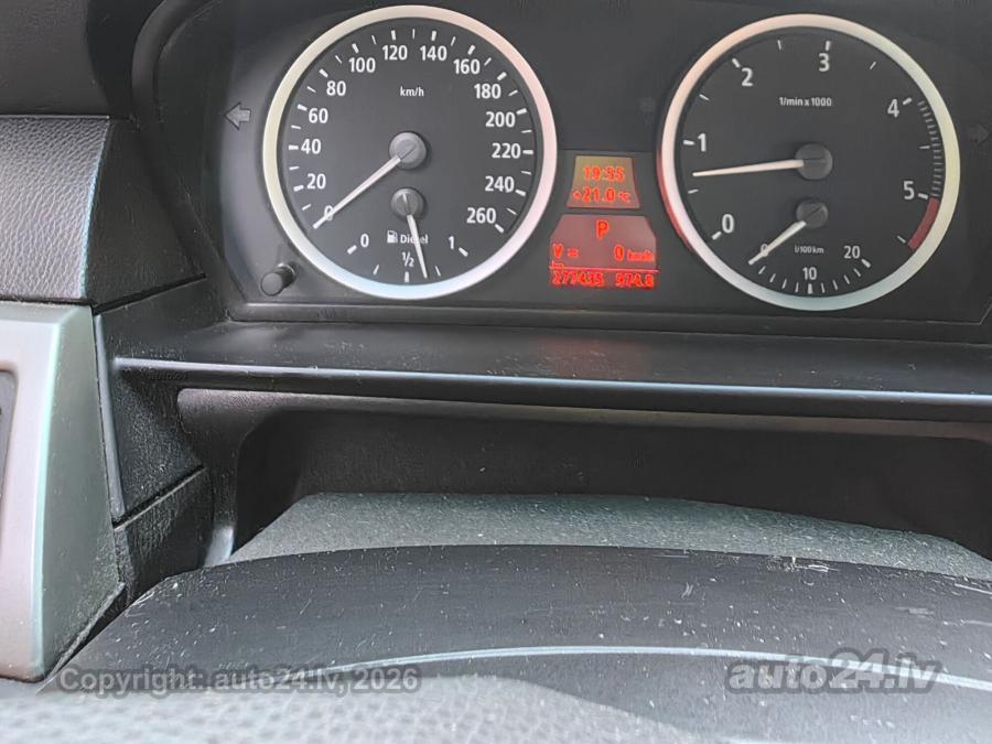 Melns BMW 5 Series 2005 Tallina, ar dzinēja tilpumu 3.00 L un nobraukumu 277 tūkst. km par 4200 €, foto 10 vietnē AUTOMOTO.COM.LV