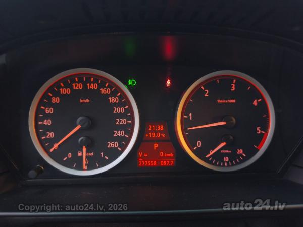 Melns BMW 5 Series 2005 Tallina, ar dzinēja tilpumu 3.00 L un nobraukumu 277 tūkst. km par 5200 €, foto 10 vietnē AUTOMOTO.COM.LV