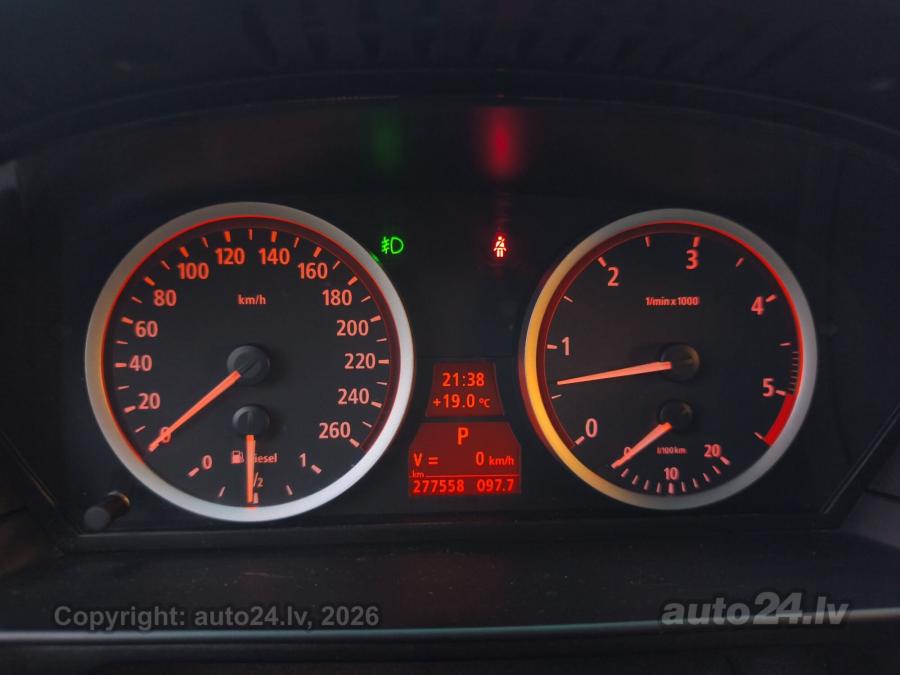 Melns BMW 5 Series 2005 Tallina, ar dzinēja tilpumu 3.00 L un nobraukumu 277 tūkst. km par 5200 €, foto 11 vietnē AUTOMOTO.COM.LV