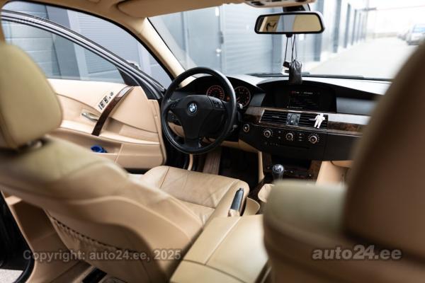 Black BMW 5 Series 2006 in Tallinn, with an engine capacity of 2.50 L and mileage of 260 thousand km for 3599 €, photo 11 on AUTOMOTO.COM.LV