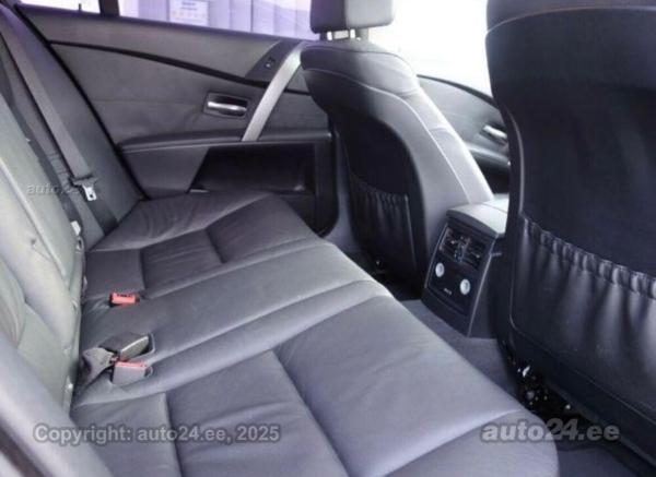 Melns BMW 5 Series 2006 Tallina, ar dzinēja tilpumu 2.50 L un nobraukumu 224 tūkst. km par 4790 €, foto 5 vietnē AUTOMOTO.COM.LV