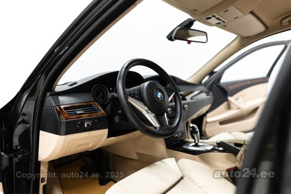 Melns BMW 5 Series 2007 Tallina, ar dzinēja tilpumu 3.00 L un nobraukumu 334 tūkst. km par 7700 €, foto 11 vietnē AUTOMOTO.COM.LV