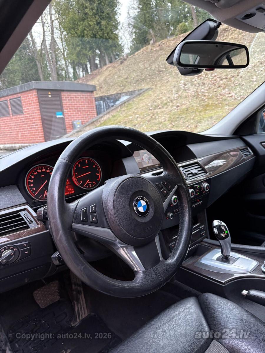 Melns BMW 5 Series 2007 Tallina, ar dzinēja tilpumu 3.00 L un nobraukumu 360 tūkst. km par 5800 €, foto 6 vietnē AUTOMOTO.COM.LV