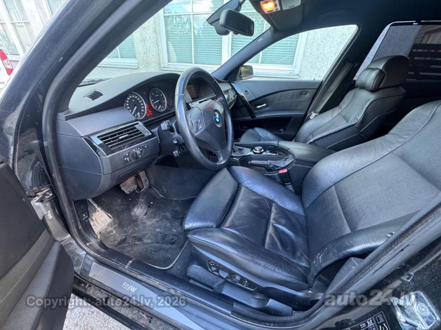 Melns BMW 5 Series 2007 Tallina, ar dzinēja tilpumu 2.50 L un nobraukumu 301 tūkst. km par 3499 €, foto 13 vietnē AUTOMOTO.COM.LV