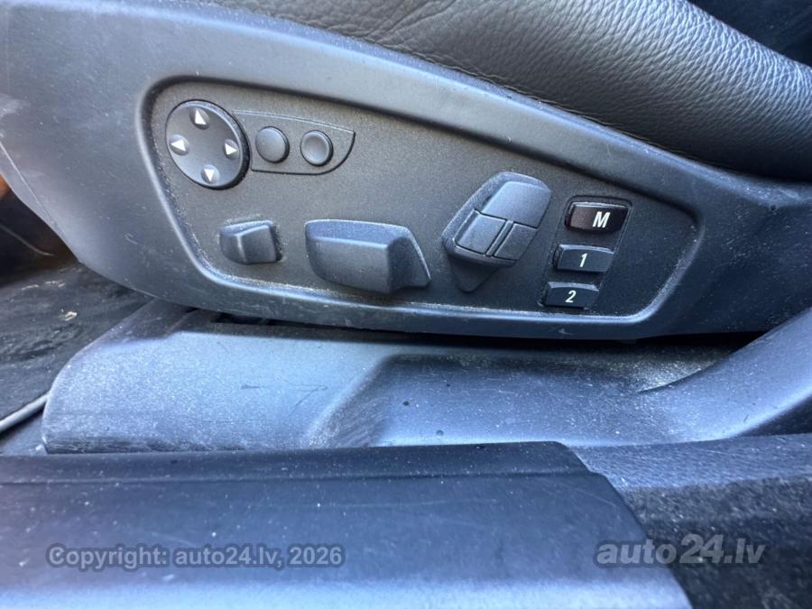 Melns BMW 5 Series 2007 Tallina, ar dzinēja tilpumu 2.50 L un nobraukumu 301 tūkst. km par 3499 €, foto 14 vietnē AUTOMOTO.COM.LV