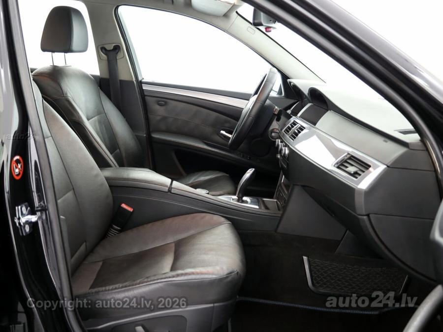 Melns BMW 5 Series 2007 Tallina, ar dzinēja tilpumu 2.50 L un nobraukumu 273 tūkst. km par 1699 €, foto 7 vietnē AUTOMOTO.COM.LV