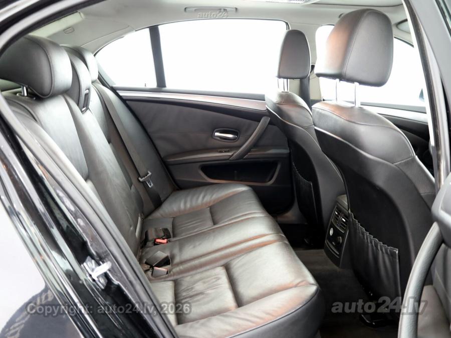 Melns BMW 5 Series 2007 Tallina, ar dzinēja tilpumu 2.50 L un nobraukumu 273 tūkst. km par 1699 €, foto 8 vietnē AUTOMOTO.COM.LV
